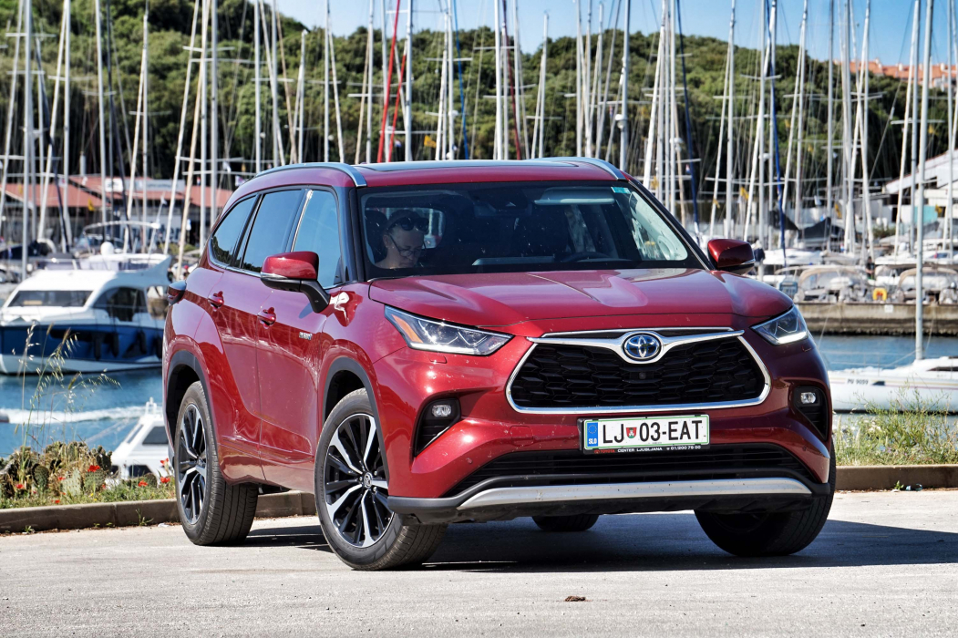 Test: Toyota highlander 2.5 VVT-i HSD premium | AMZS