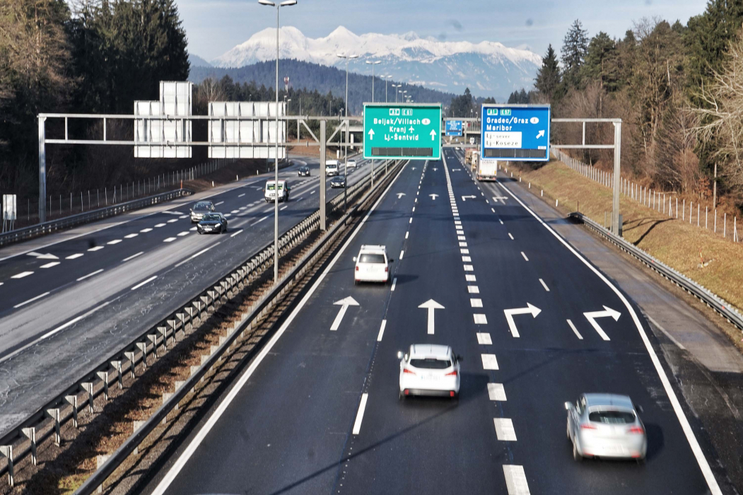 Izzivi in pasti vožnje po avtocestah in hitrih cestah | AMZS