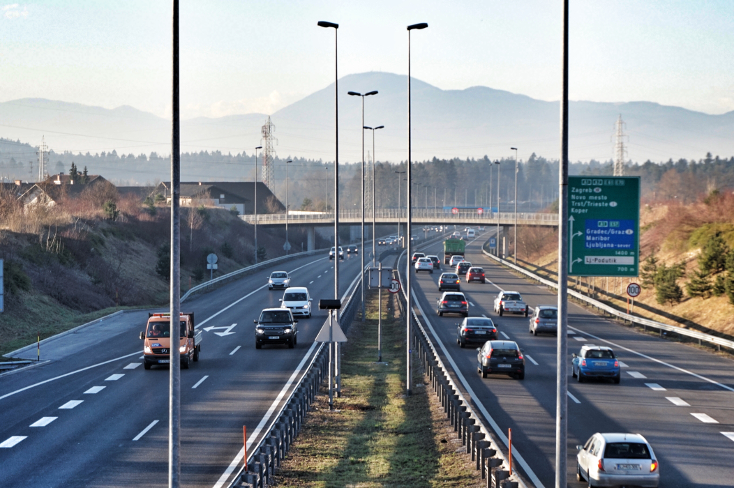 Prometna napoved: povečan promet v času poletov v Planici in ...