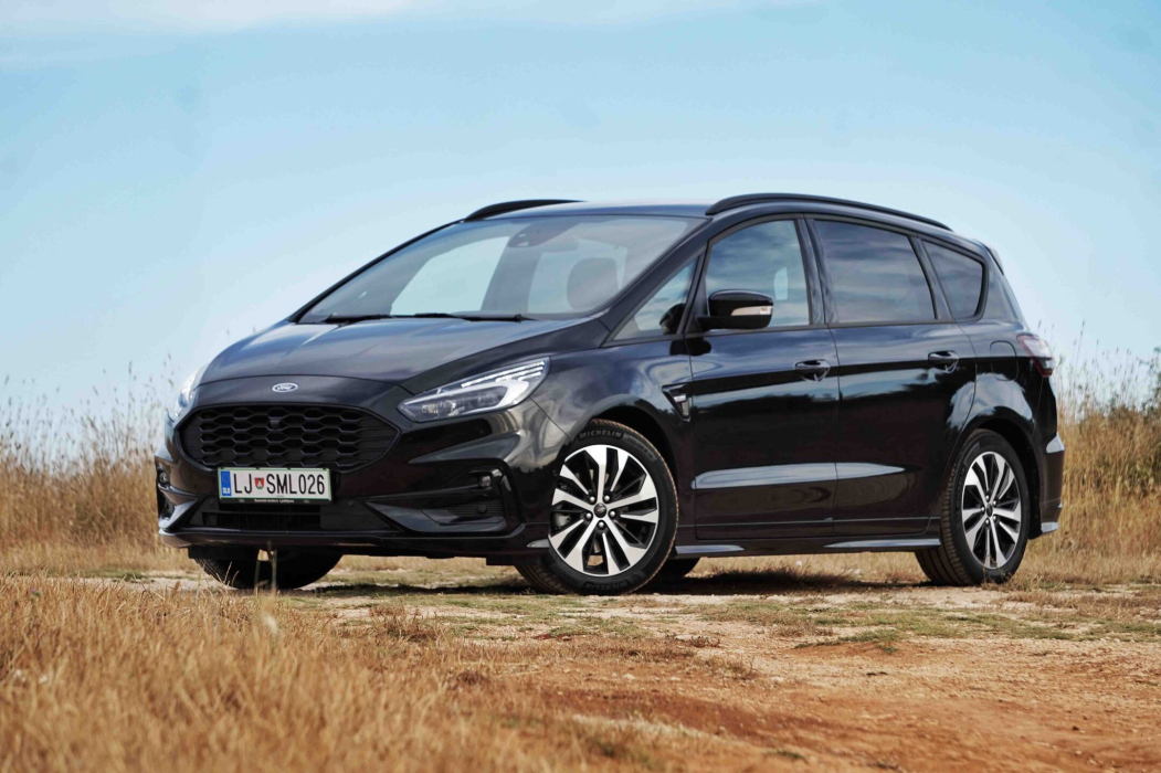 Test: Ford S-max 2.5 duratec hybrid ST-line | AMZS