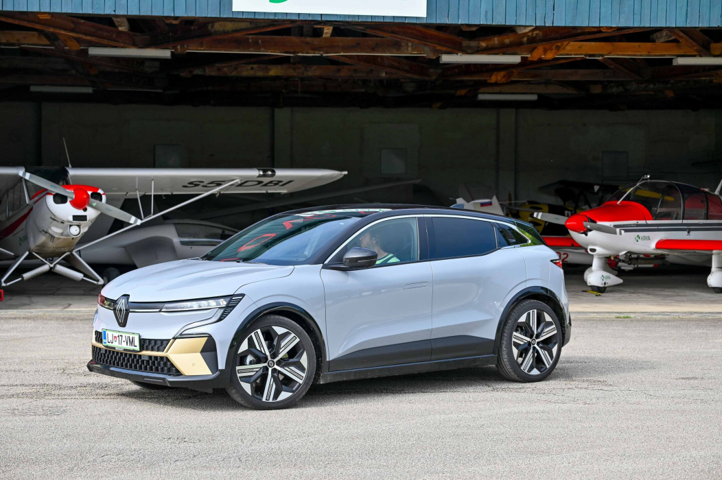 Test: Renault megane e-tech iconic EV60 160 kW | AMZS