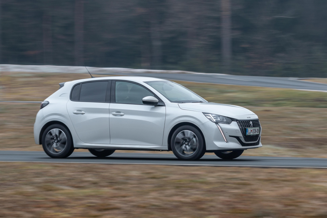 Test: Peugeot 208 allure 1,2 puretech 100 STT | AMZS